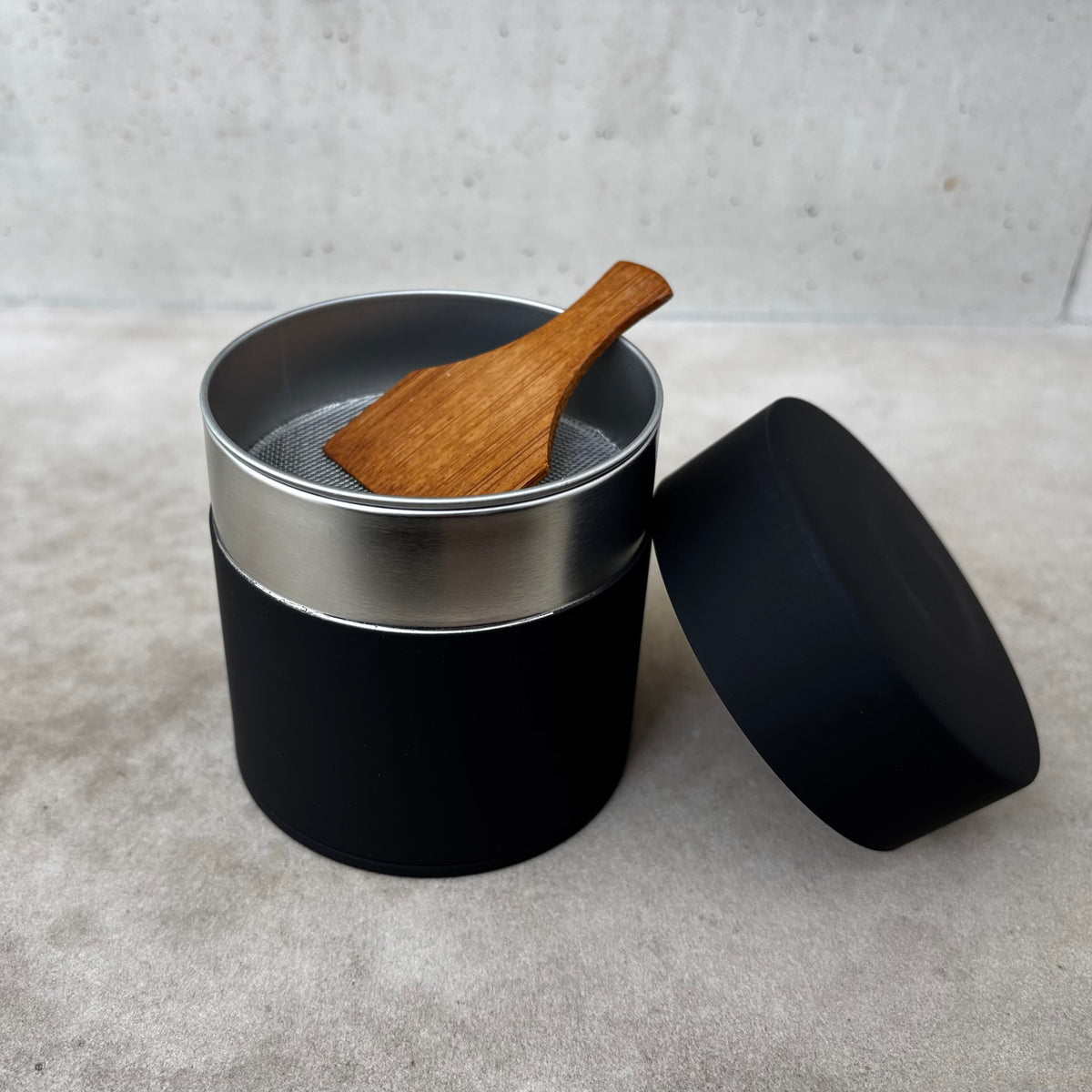 Matcha Canister with Strainer - Black – Matcha and Forest